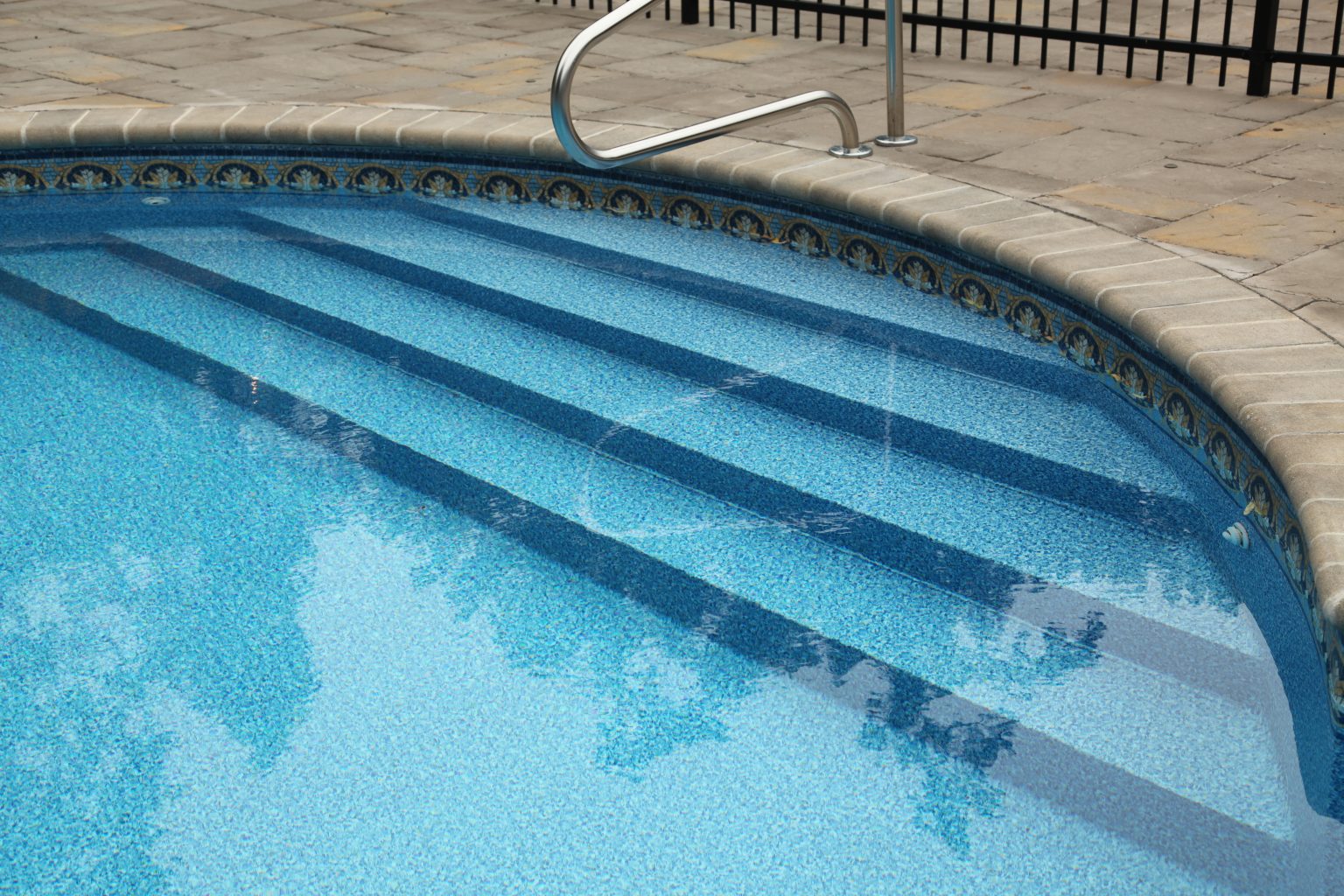 Modular Steps for the Modern Pool Owner - Cardinal Pools